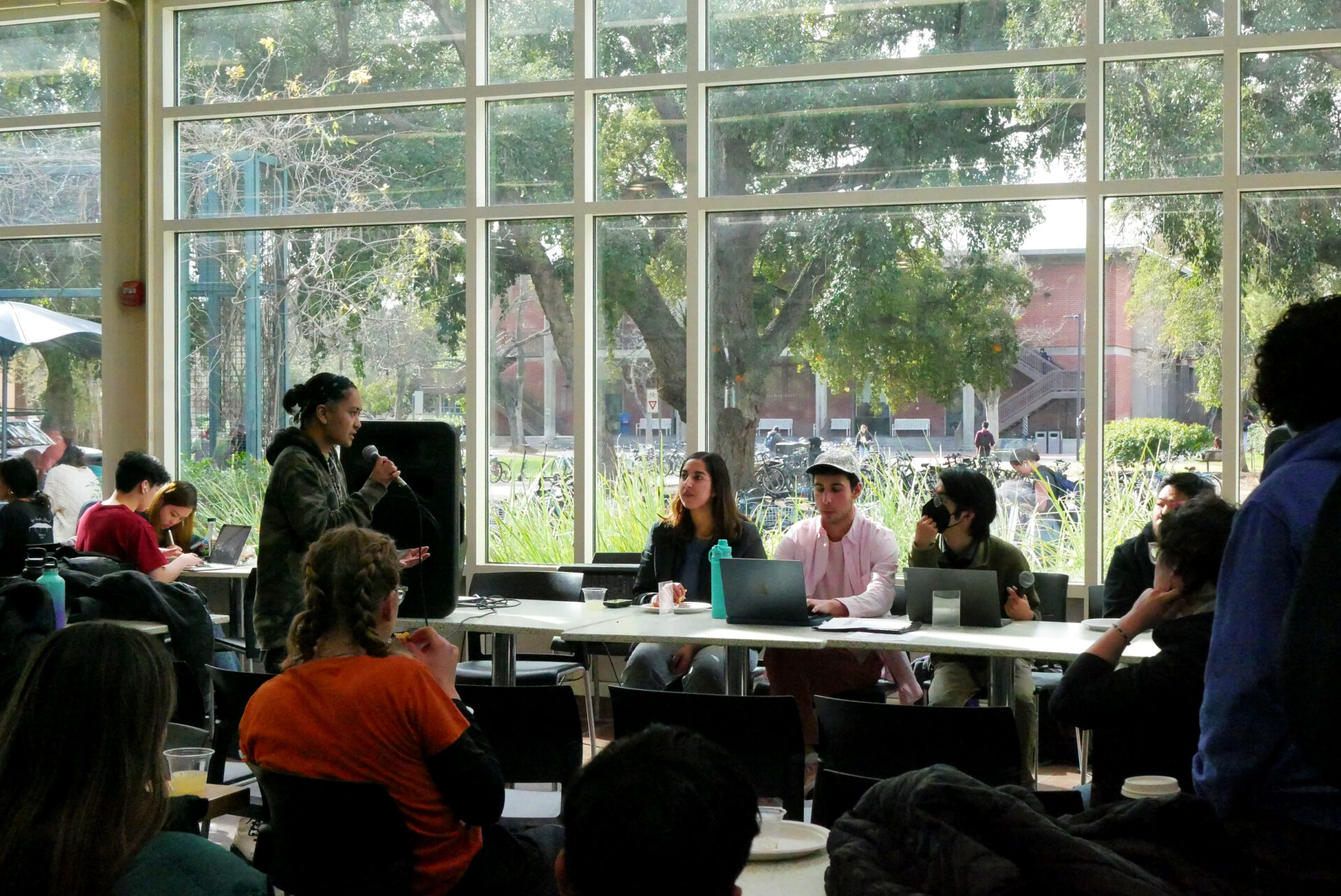ASUCD senators and executive officers listen to student concerns at Feb ...