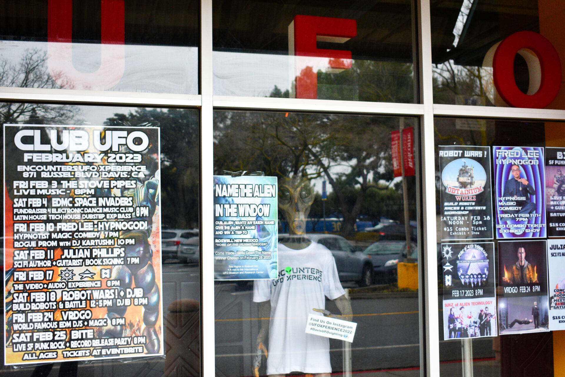 Quick! Aliens in Davis: Encounters UFO Xperience offers pop-up museum ...