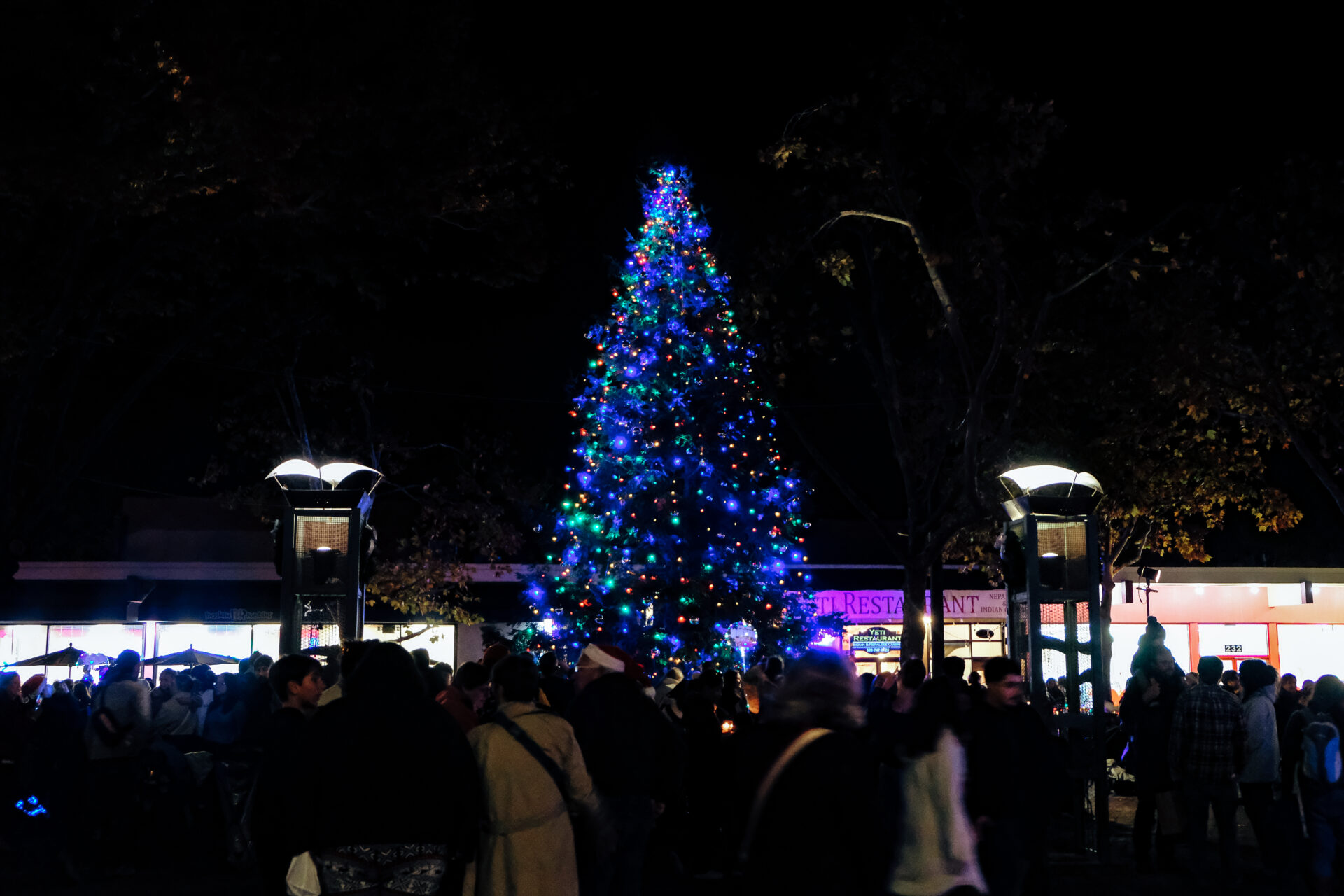 City of Davis holds annual candlelight parade and tree lighting ...